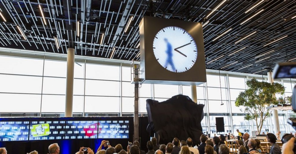 A Schiphol un orologio gigante regolato in..."real time"