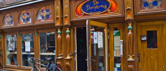 De Dampkring Coffeshop | VIVI AMSTERDAM